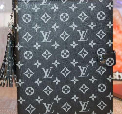 Черный блокнот Louis Vuitton