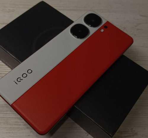 Vivo iQOO Neo9, 12/256 ГБ