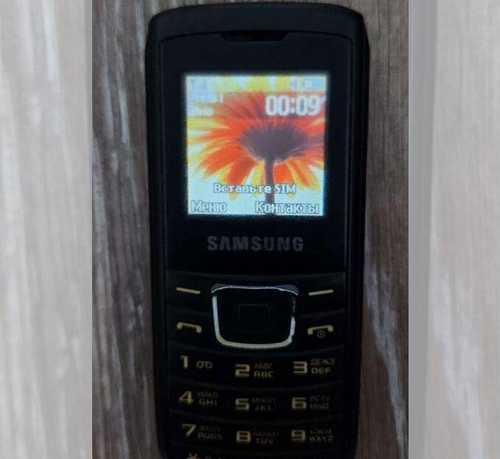 Телефон Samsung e110ot