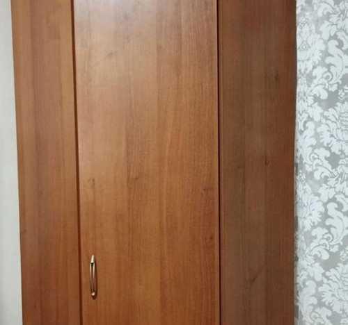 Шкаф угловой платяной с антресолью