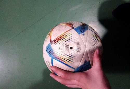 Футбольный мяч адидас
