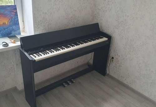 Пианино Roland F701