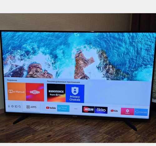 Огромный Samsung 65" 4K UHD SMART TV Wi-Fi Tizen