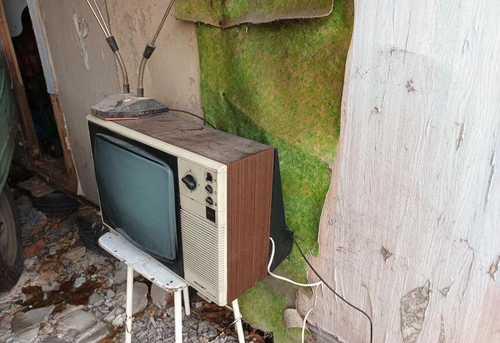 Телевизор СССР Рассвет 40тб-301
