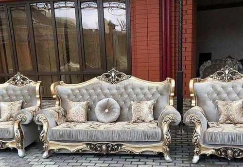 Классический диван и кресла