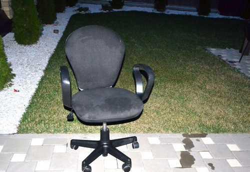 Кресло черное, компьютерное кресло