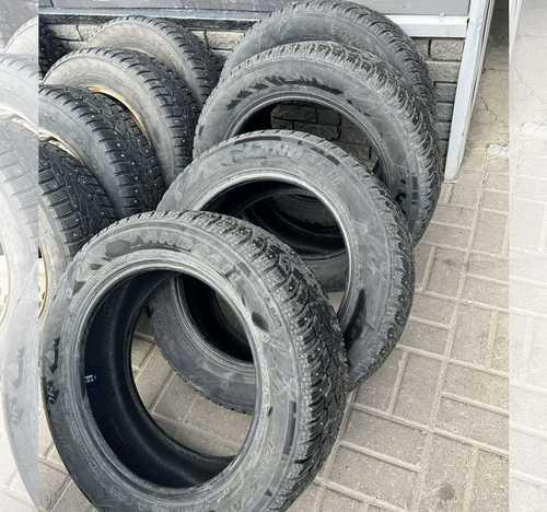 Landsail Ice Star IS37 215/60 R17 96T