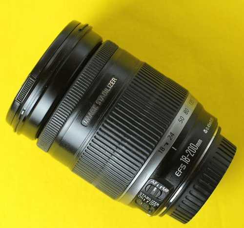 Объектив Canon EF-S 18-200 1:3.5-5.6 IS