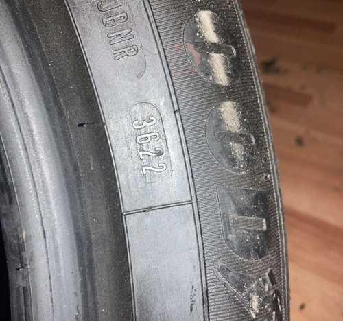 Goodyear EfficientGrip SUV 235/50 R19 99V