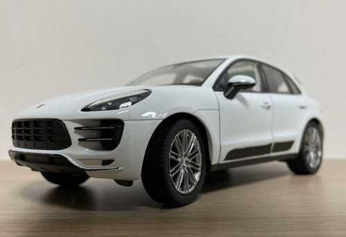 Porsche Macan Turbo модель 1:24