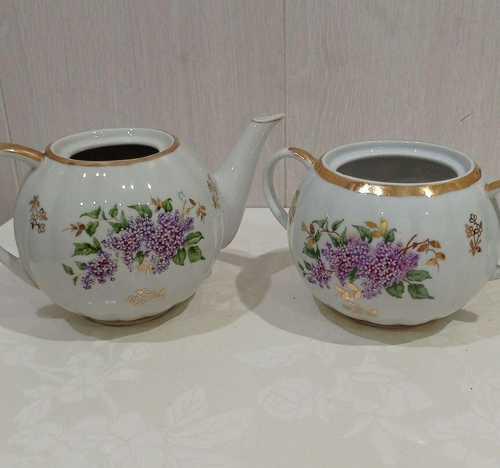 Сахарница и чайник фарфор Дулëво