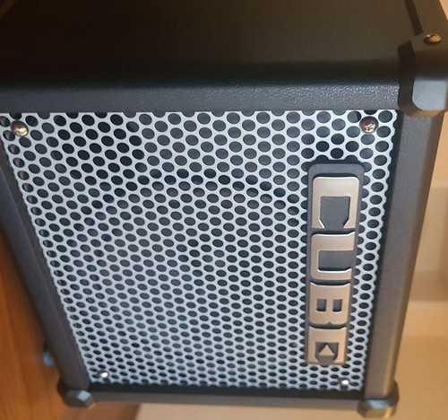 Гитарный комбоусилитель roland cube 10gx