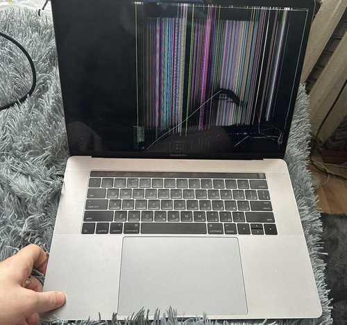 Apple MacBook Pro 15 2017(разбит)