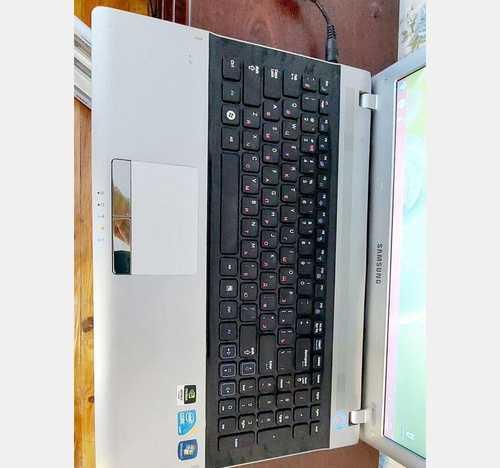 Samsung np rv515