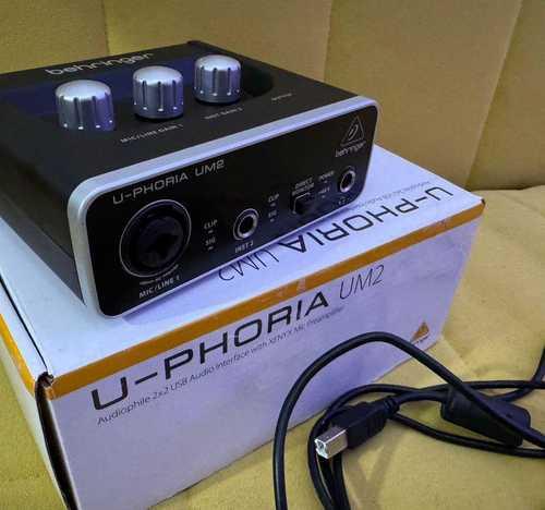 Внешняя Звуковая карта Behringer U-Phoria UM2