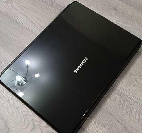 Ноутбук Samsung Intel T9900 3.07Ghz,8Gb,SSD 500Gb