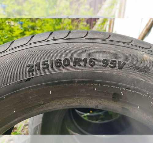 Kumho Ecowing ES01 KH27 215/60 R16 95V