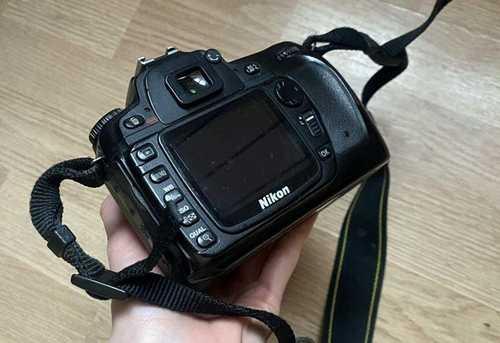 Nikon D80 + объектив 18-135 + 2 аккумулятора