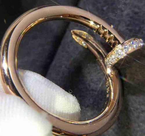 Кольцо Cartier Juste un Clou из розового золота 0,04ct