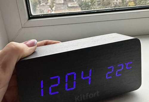 Новые настольные часы-будильник Kitfort