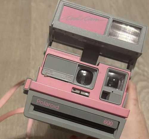 Винтажная розовая камера Polaroid Cool Cam 600