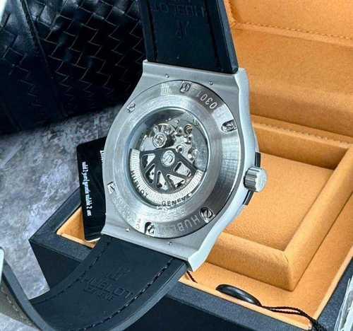 Часы мужские механические Hublot