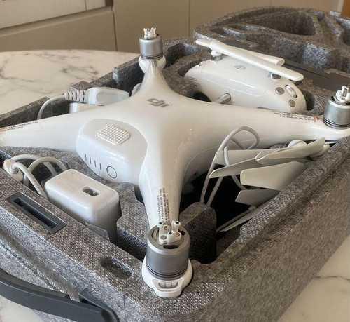 Квадракоптер dji Phantom 4