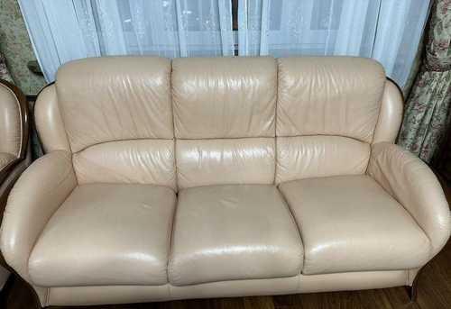 Кожаный диван Кожанное кресло (комплект)