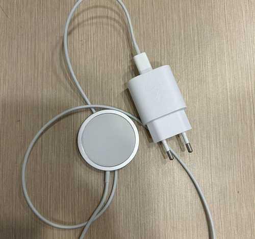 Беспроводное з/у Apple Magsafe