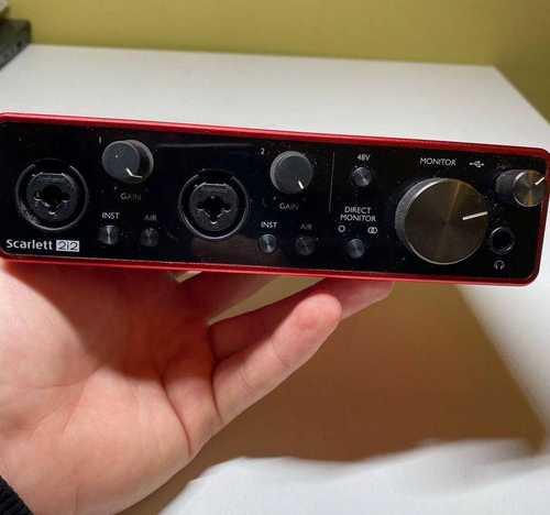 Звуковая карта Focusrite Scarlett 2i2 3rd gen