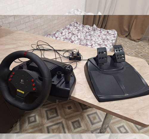 Руль Logitech Momo Racing 240