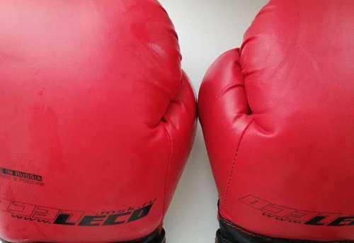 Боксерские перчатки с бинтами