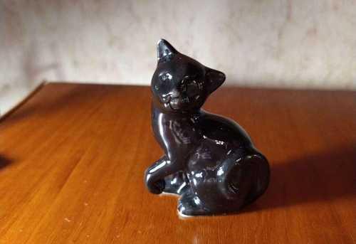 Фарфоровая статуэтка черной кошки