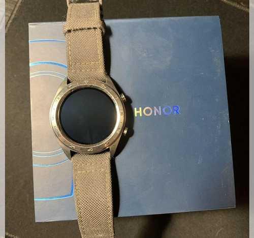 Часы Honor magic watch