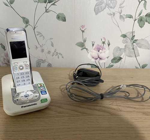 Радиотелефон dect Panasonic KX-TG8421RU