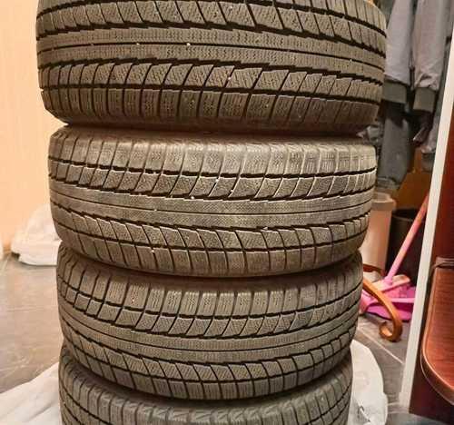 Triangle TR777 215/55 R17 94Q