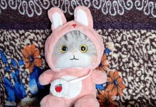 Плюшевая игрушка котик в костюме зайчика