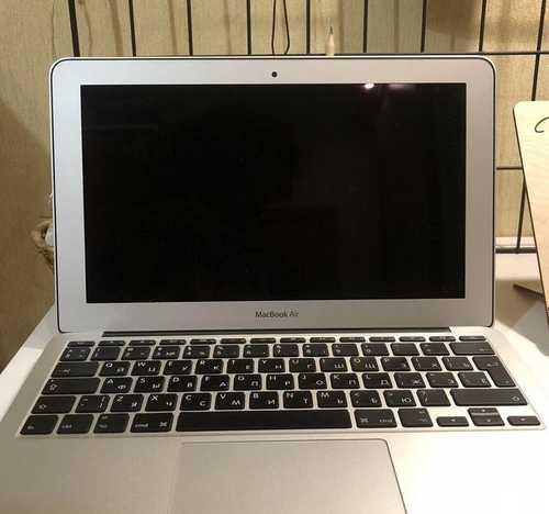 Apple macbook air model a1370