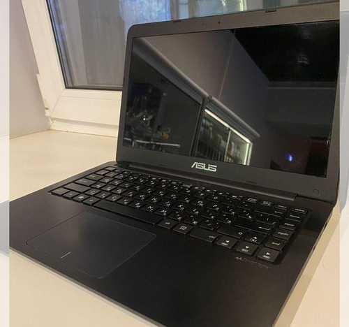 Ноутбук asus E402s