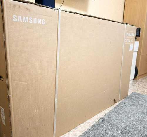 Новый телевизор Samsung 65' ue65du7100uxru