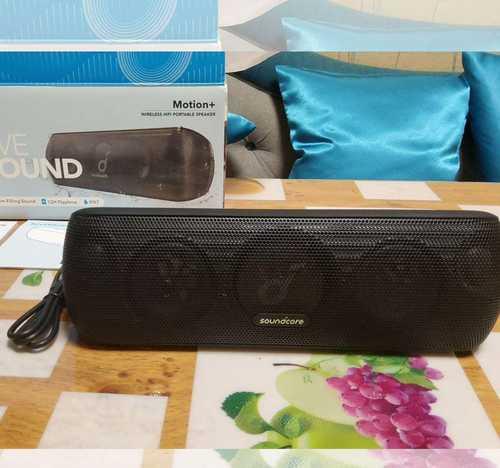 Подарок на Новый Год Anker Soundcore motion plus