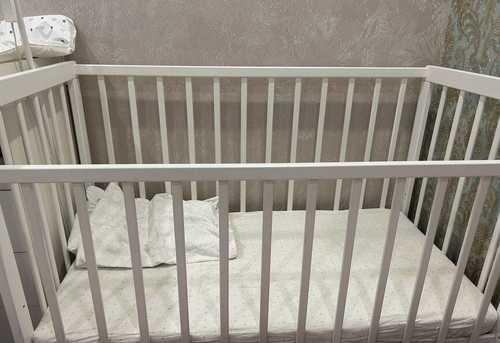 Кровать с бортиками для малыша
