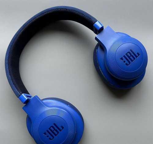 Беспроводные наушники JBL e55bt