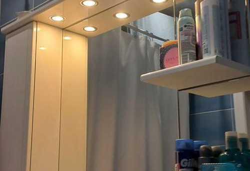 Зеркальный шкаф с подсветкой для ванной комнаты