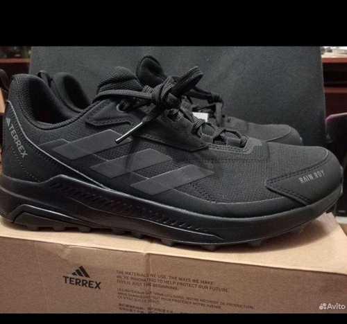 Треккинговые кроссовки Adidas terrex