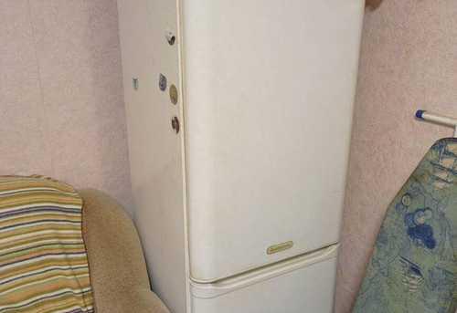 Холодильник на запчасти двухкомпресорный