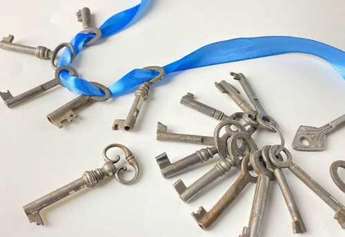 Антикварные старинные ключи