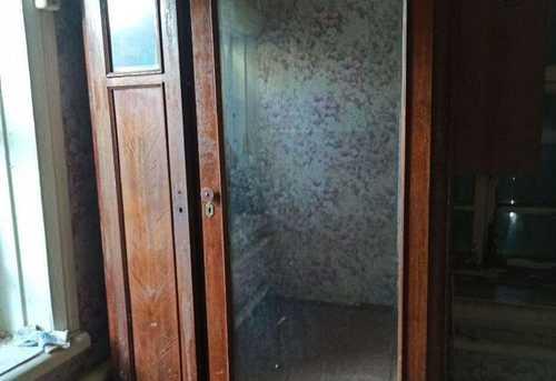 Старинный шкаф СССР