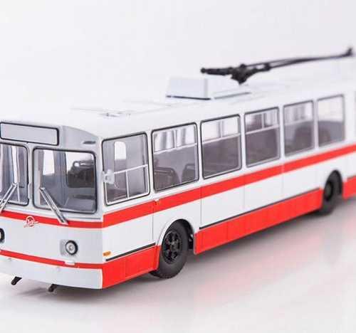 NA061 Наши Автобусы №61, 1/43 зиу-682Б