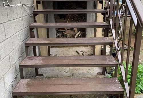 Лестница на металлокаркасе под ключ